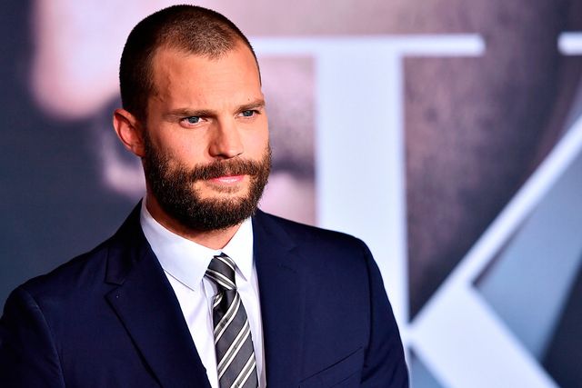 Jamie Dornan debuts new shaved head on red carpet at Fifty Shades ...