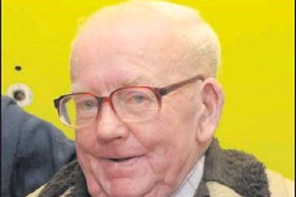 Large crowd turns out to say farewell to late Johnny Doody | Irish ...