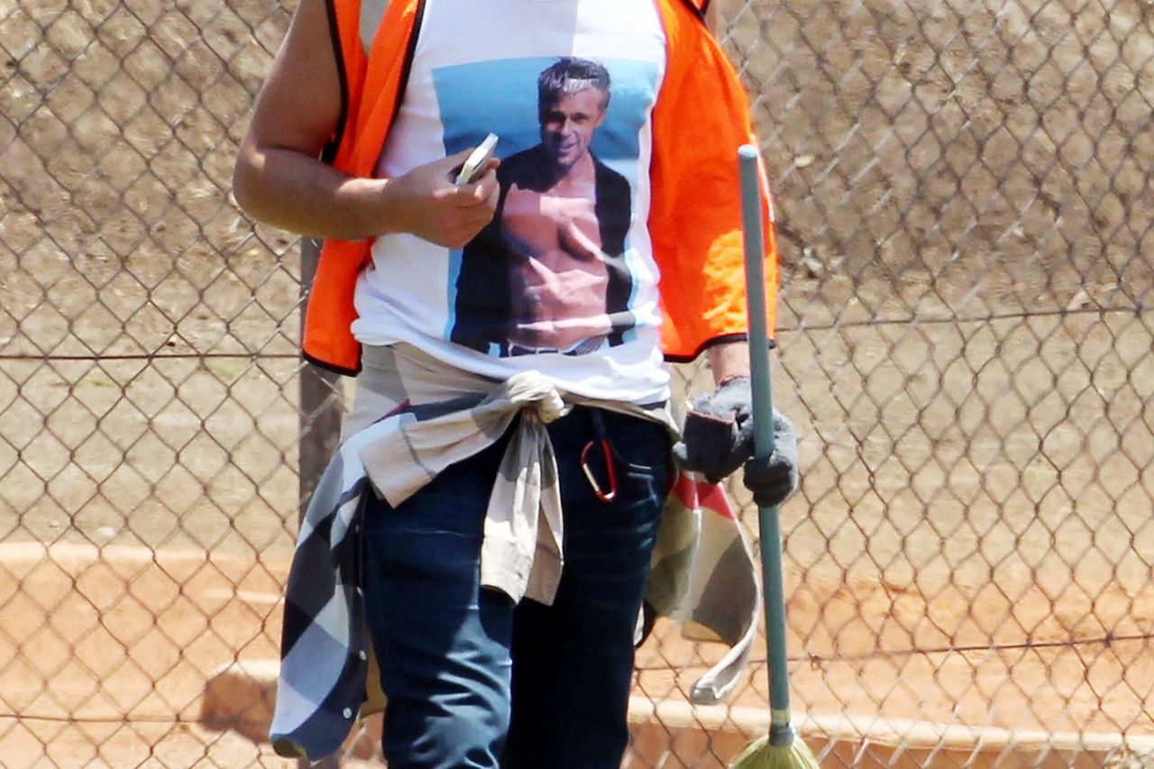 Brad Pitt's red carpet attacker wears T-shirt of the actor for ...