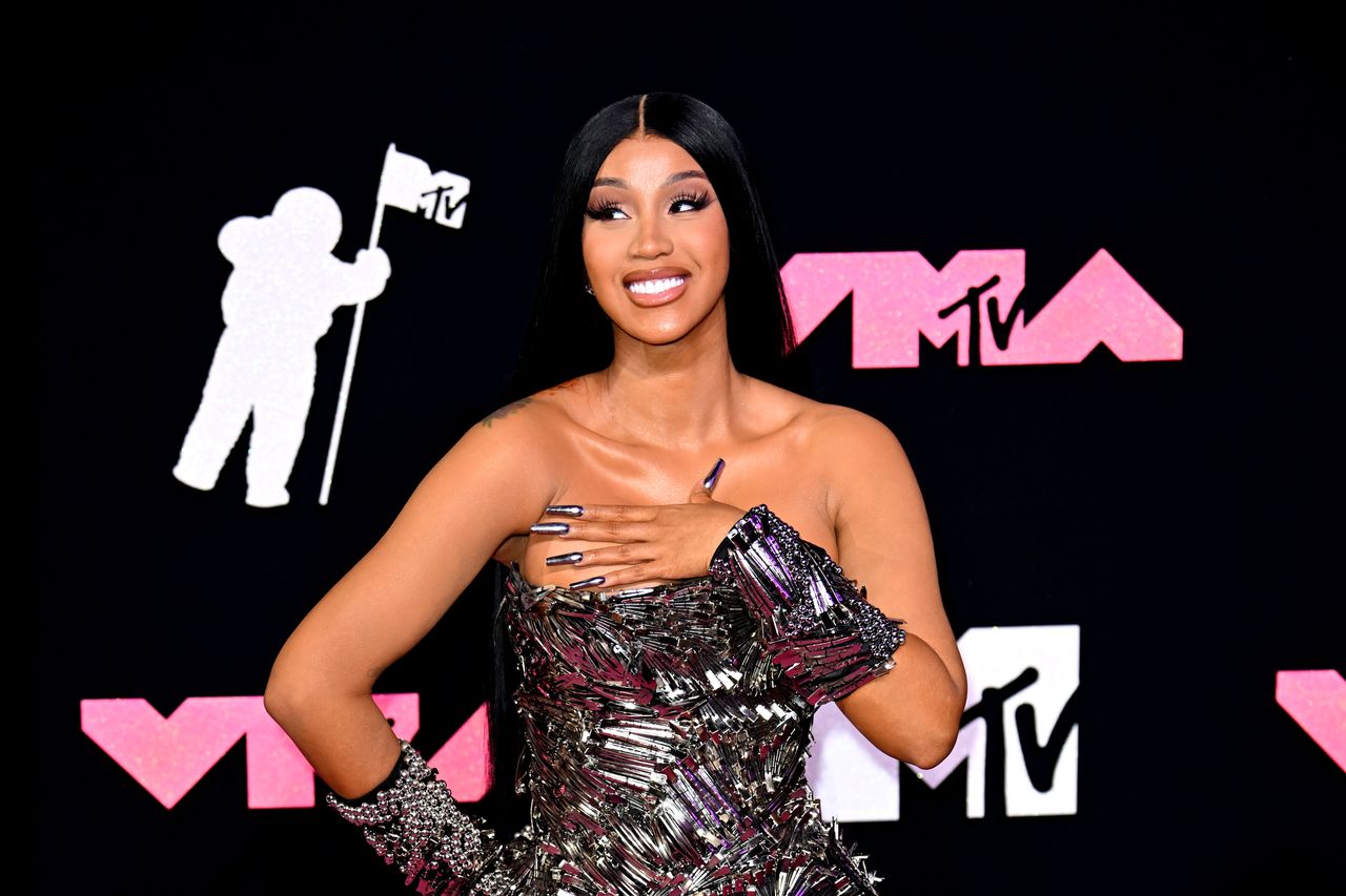 Cardi B welcomes her third child with rapper Offset | Irish Independent