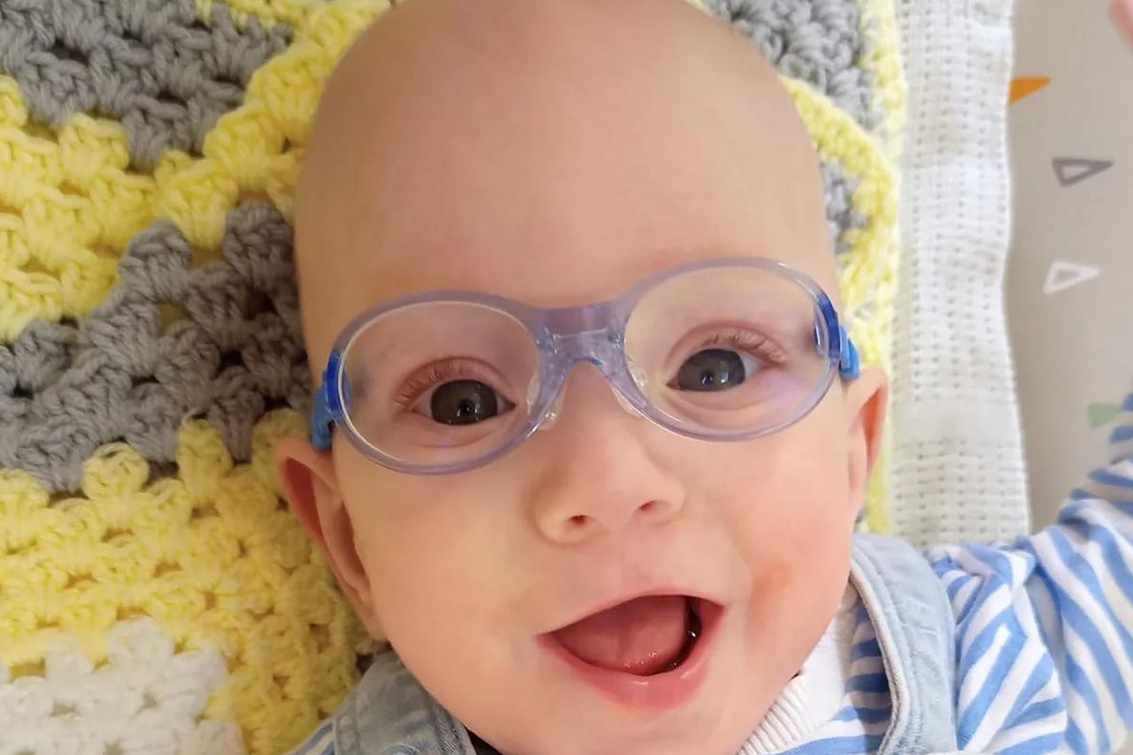 Family joy as ‘superhero’ baby Peadar can spend Christmas at home ...