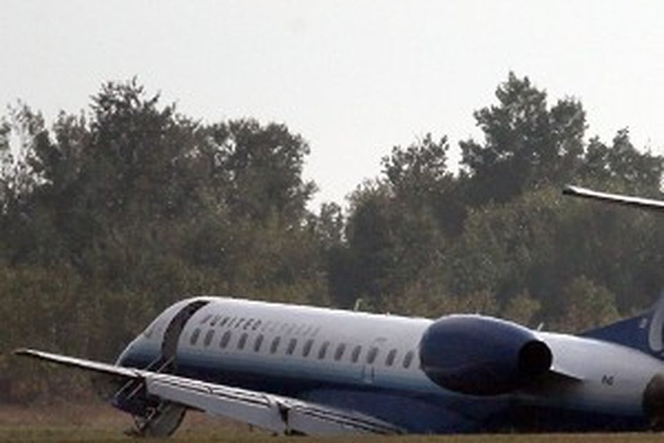 Passenger plane skids off runway | Irish Independent
