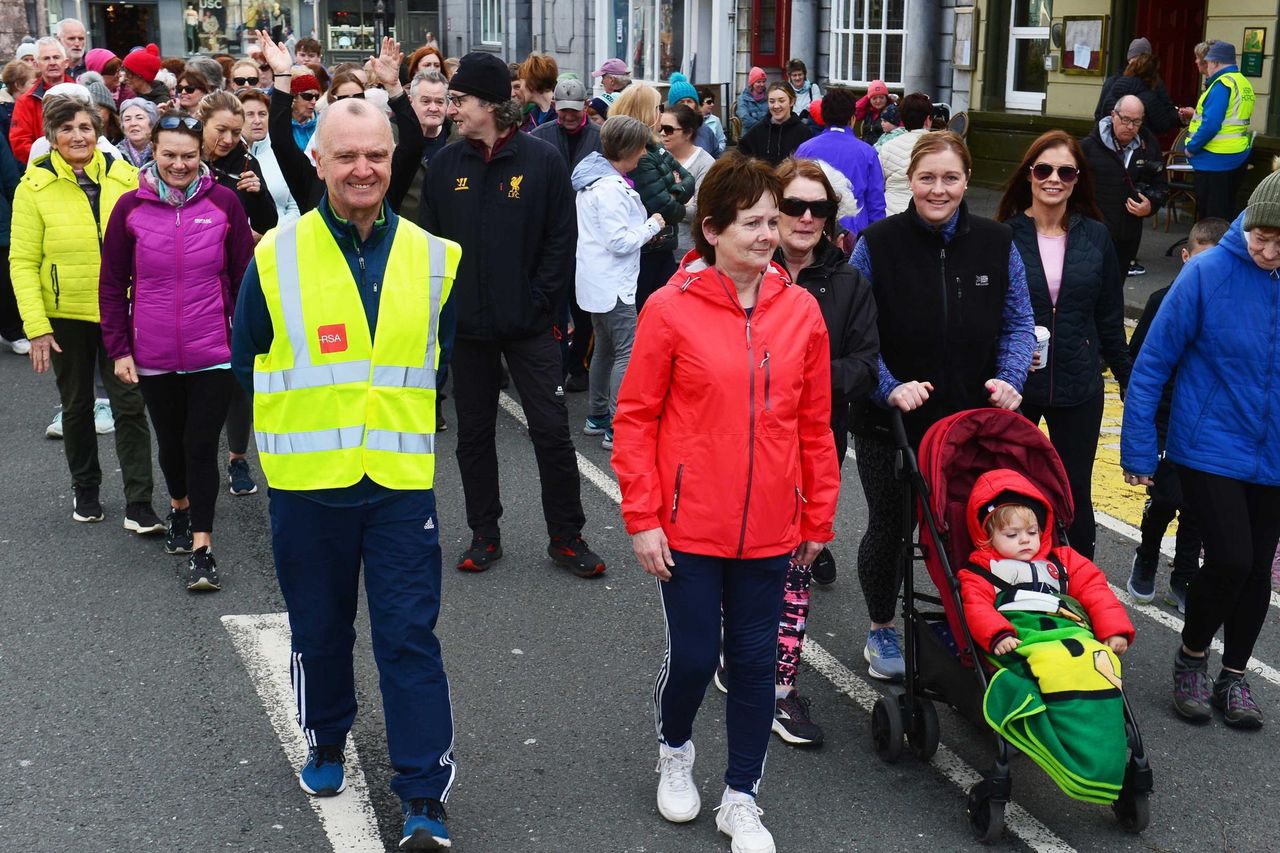 Photos show crowds supporting Hospice at Tralee’s Good Friday ...